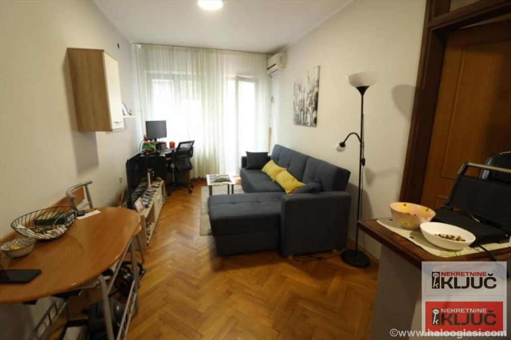 Centar, 38m2, Jednoiposoban kod SPENS-a | Halo Oglasi