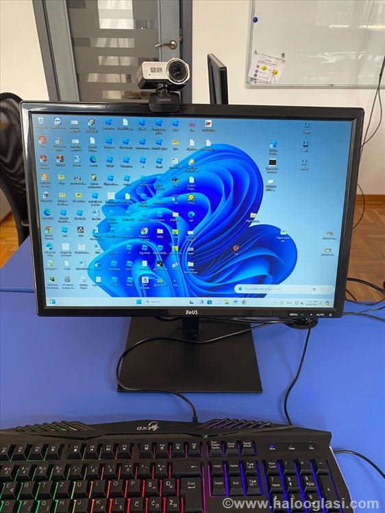 Polovni monitori u odličnom stanju | Halo Oglasi