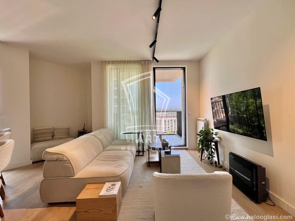 BW Metropoliten, pogled na reku ID#8333 | Halo Oglasi