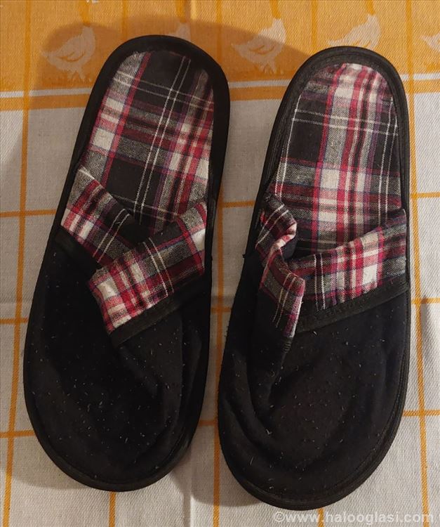 Kućne papuče 44-45 | Halo Oglasi