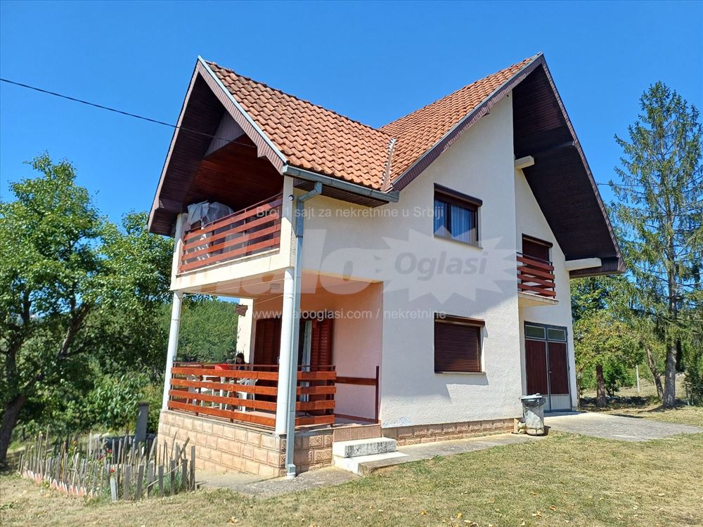 Kuća blizu Sirogojna, uknjižena,idealno ravan plac | Halo Oglasi