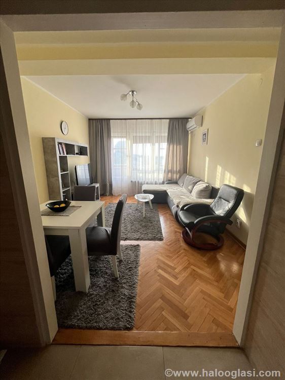 Ruzveltova,odličan 2.0 stan,41m2+4 m2 terasa | Halo Oglasi