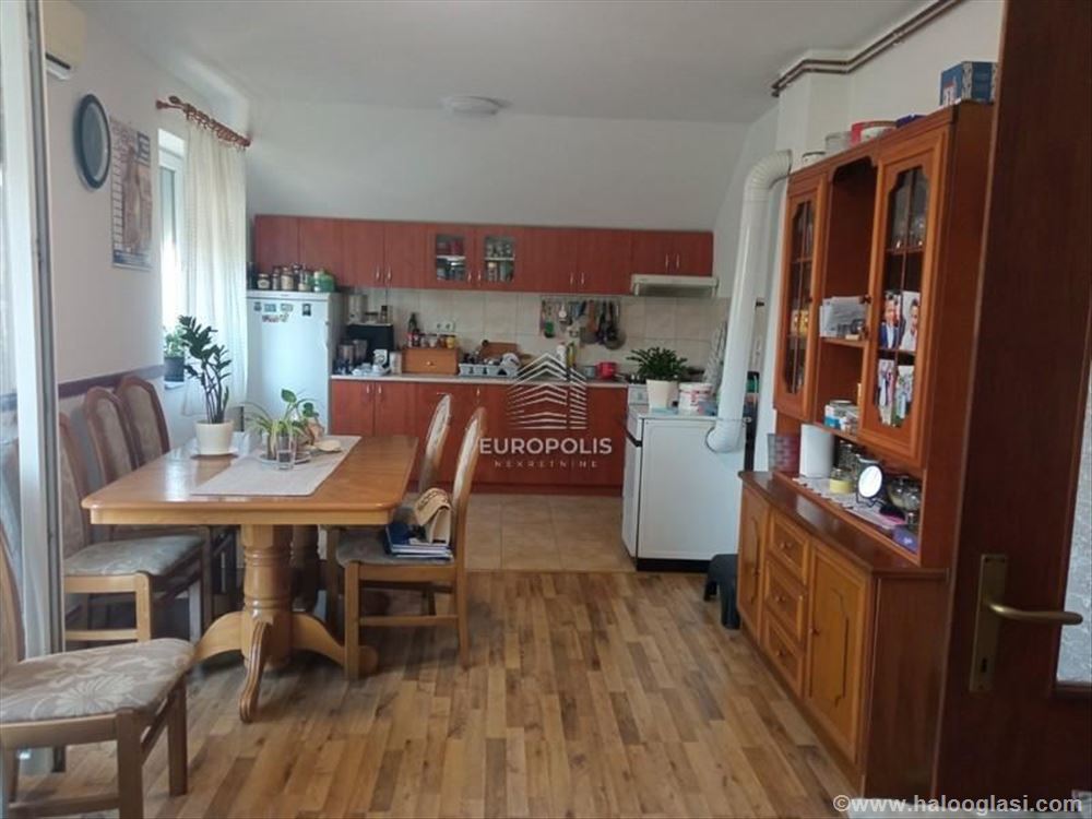 Prodaja kuće sa garažom ID#6161 | Halo Oglasi