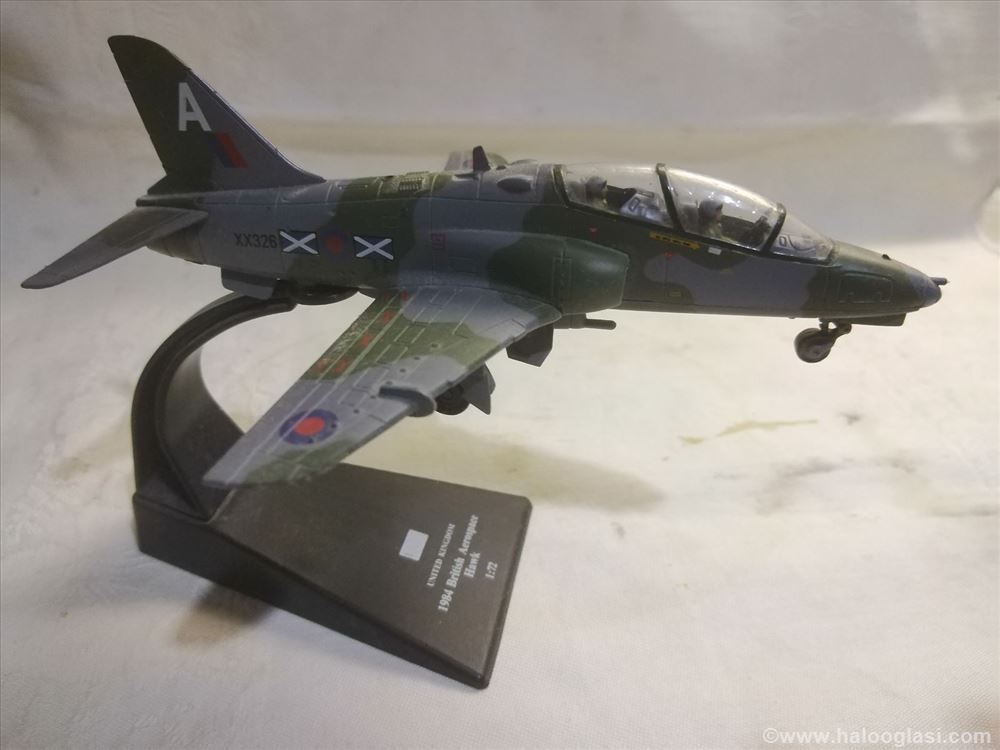 Avion Amercom British Aerospace Hawk 1:72,sve je o | Halo Oglasi