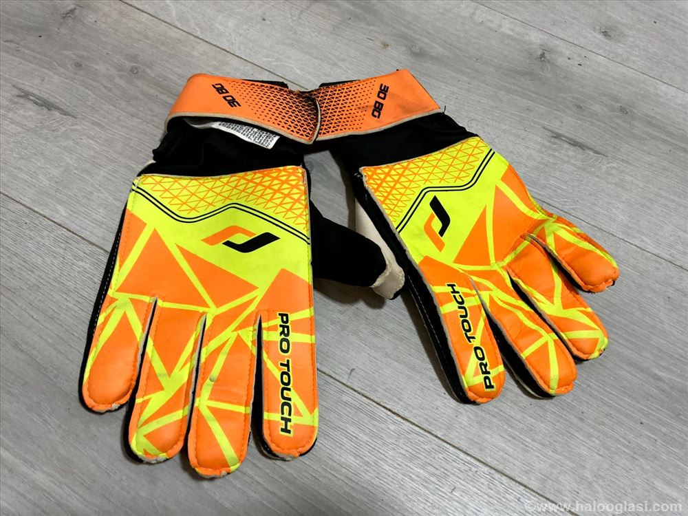 Fudbalske rukavice za dečaka | Halo Oglasi