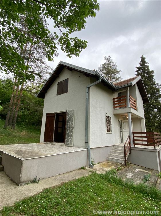 Kosmaj, Rogača, 82ara, vikendica, građevinski plac | Halo Oglasi