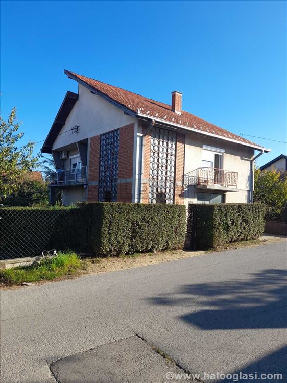 Kuća u Šumaricama – 160 m2 | Halo Oglasi