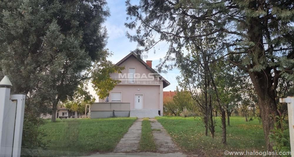 Vranić, odlična kuća sa lepim dvorištem | Halo Oglasi