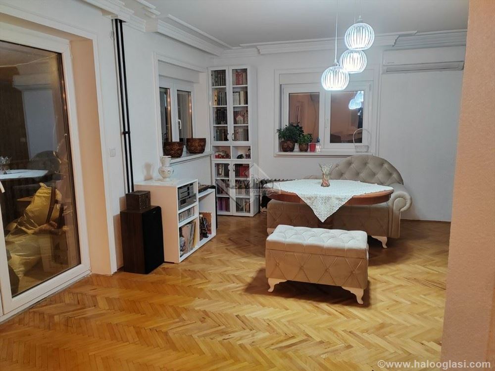 4.0 Vrčin-Šuplja stena 200m2 10a plac | Halo Oglasi
