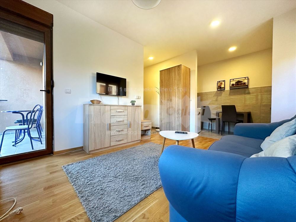 Direktna prodaja, Namešten, Uknjižen | Halo Oglasi