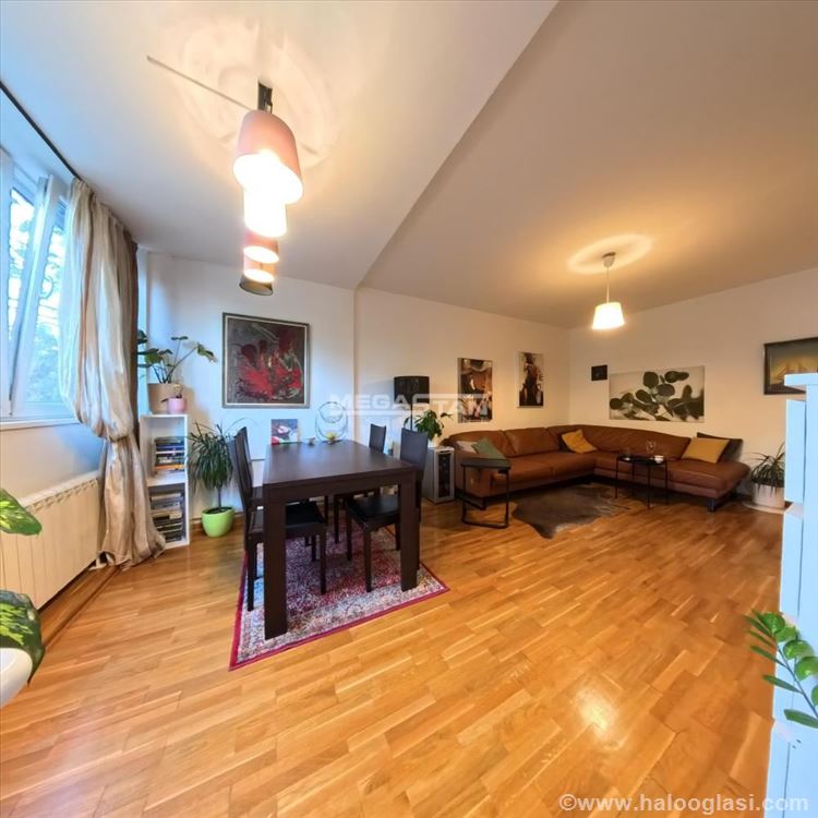 Konjarnik, renoviran, bez ulaganja | Halo Oglasi