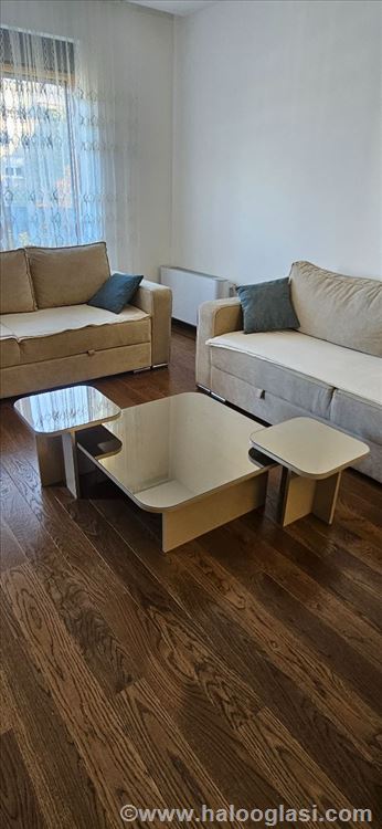 Prelep nov klub sto - set od 3 | Halo Oglasi