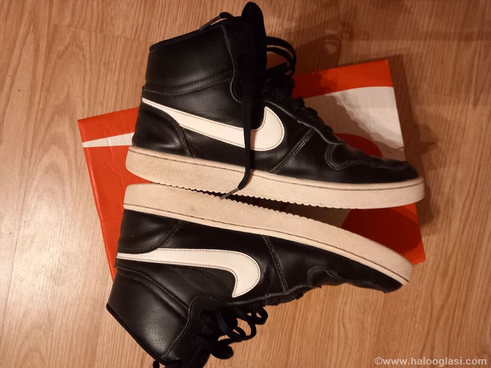 Nike 42 | Halo Oglasi