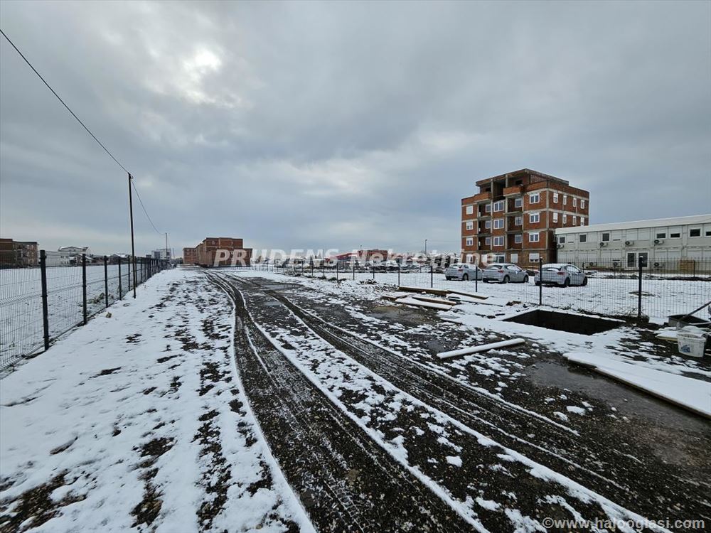 Plac - Ledine 11 ari, 23 metra front | Halo Oglasi