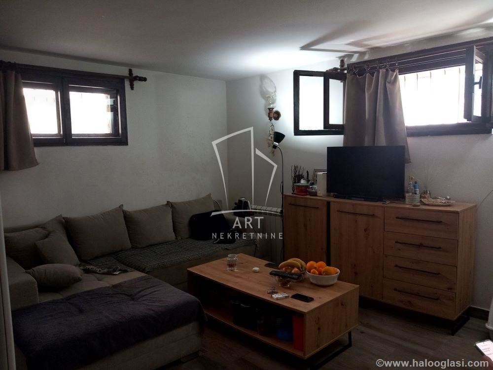 Zemun, garsonjera, renovirano ID#9399 | Halo Oglasi