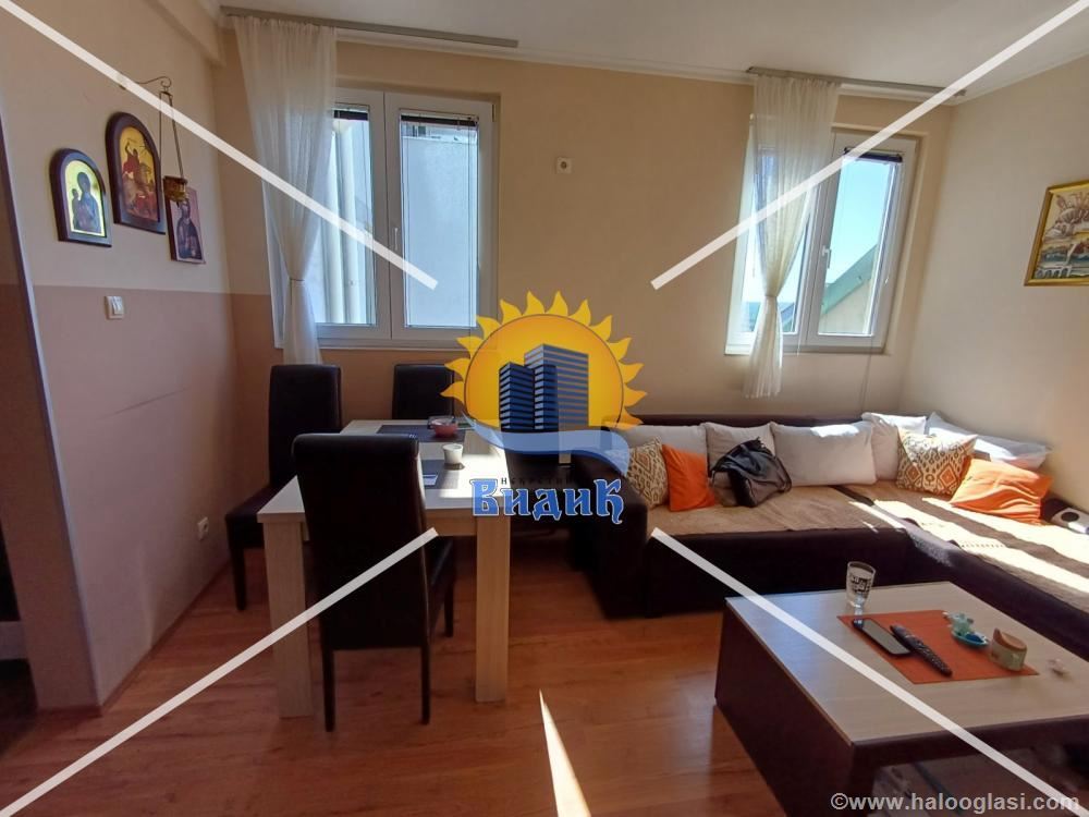 Labudovo brdo, Serdar Janka Vukotića, 49m² + teras | Halo Oglasi