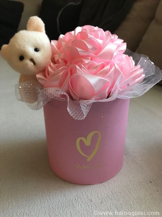 Poklon box roze RUŽE i meda | Halo Oglasi