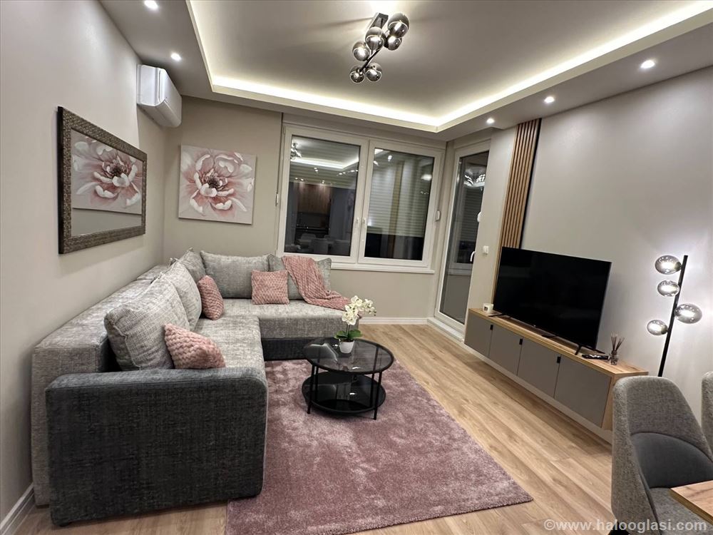 Trosarina Stepa Stepanovic Square lux | Halo Oglasi