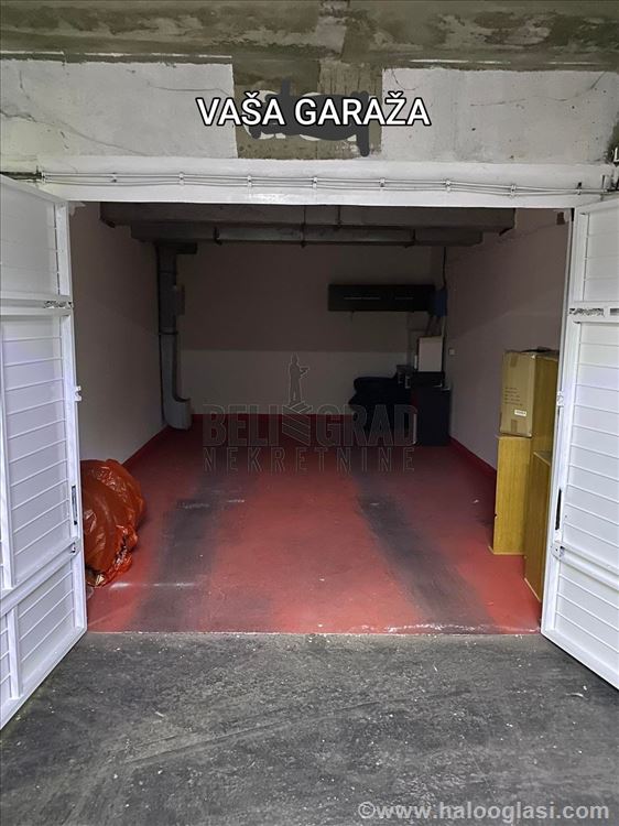 Uknjižena garaža 22m2, YUBC, Novi Beograd | Halo Oglasi