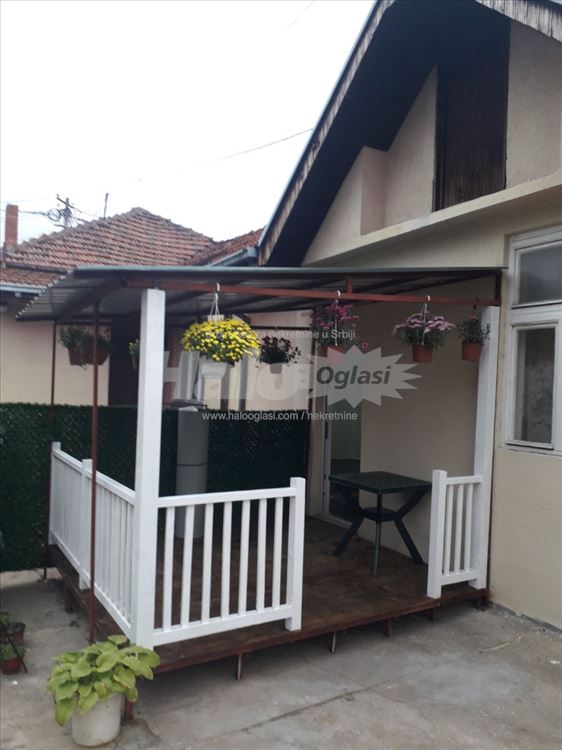 Vranje, Centar, Kosovska, 46 m2, dvorište, parking | Halo Oglasi