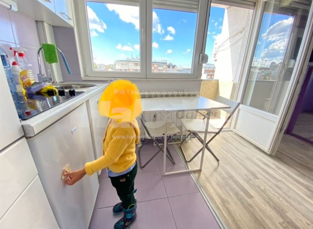 Ruzveltova, jednoiposoban sa parkingom 36kvm | Halo Oglasi