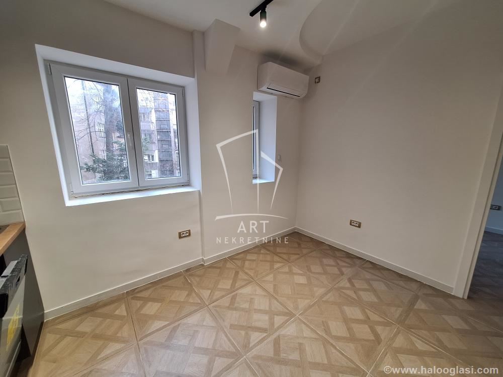 U samom centru, renoviran stan ID#9630 | Halo Oglasi