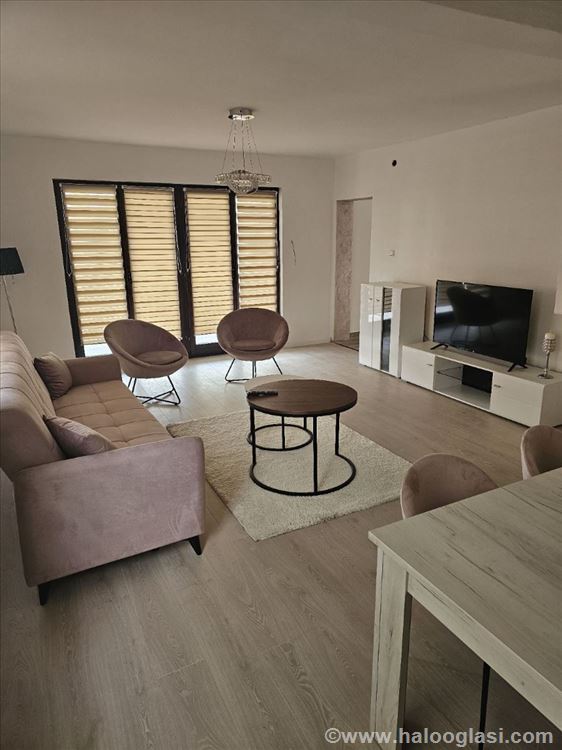 Odlična kuća u Kragujevcu, naselje Šumarice, 263m2 | Halo Oglasi