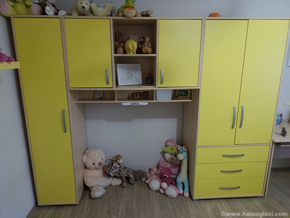 Dečiji ormar sa radnim stolom | Halo Oglasi