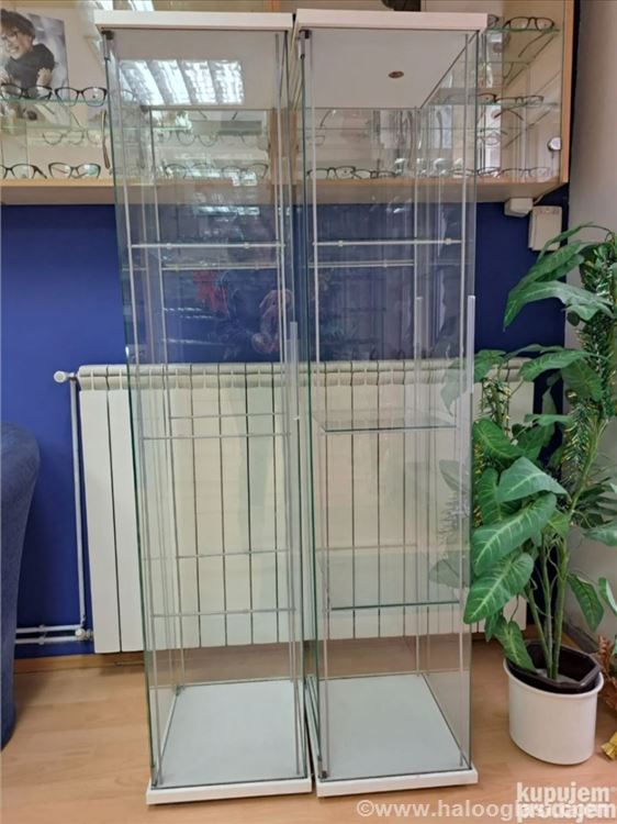 Staklena vitrina Ikea DETOLF | Halo Oglasi