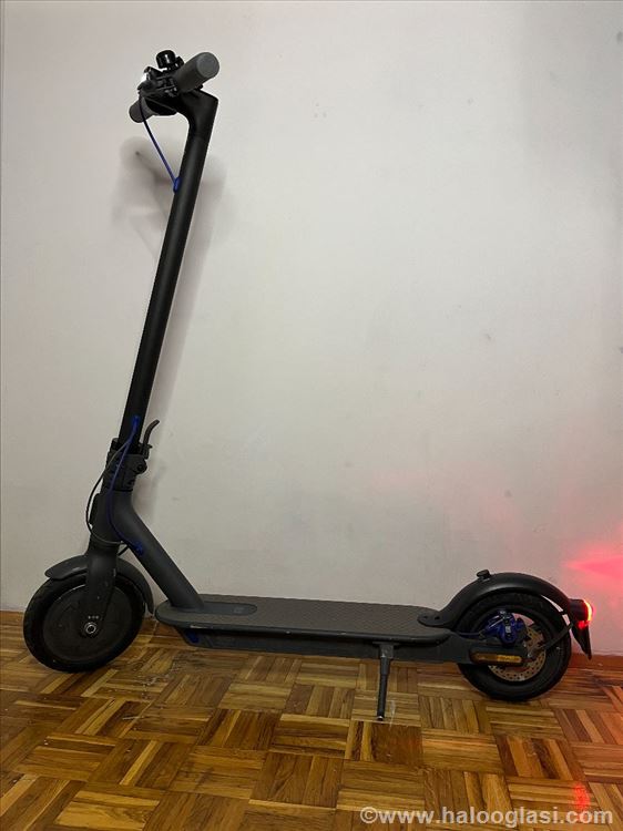 Xiaomi Mi Električni trotinet 3 | Halo Oglasi