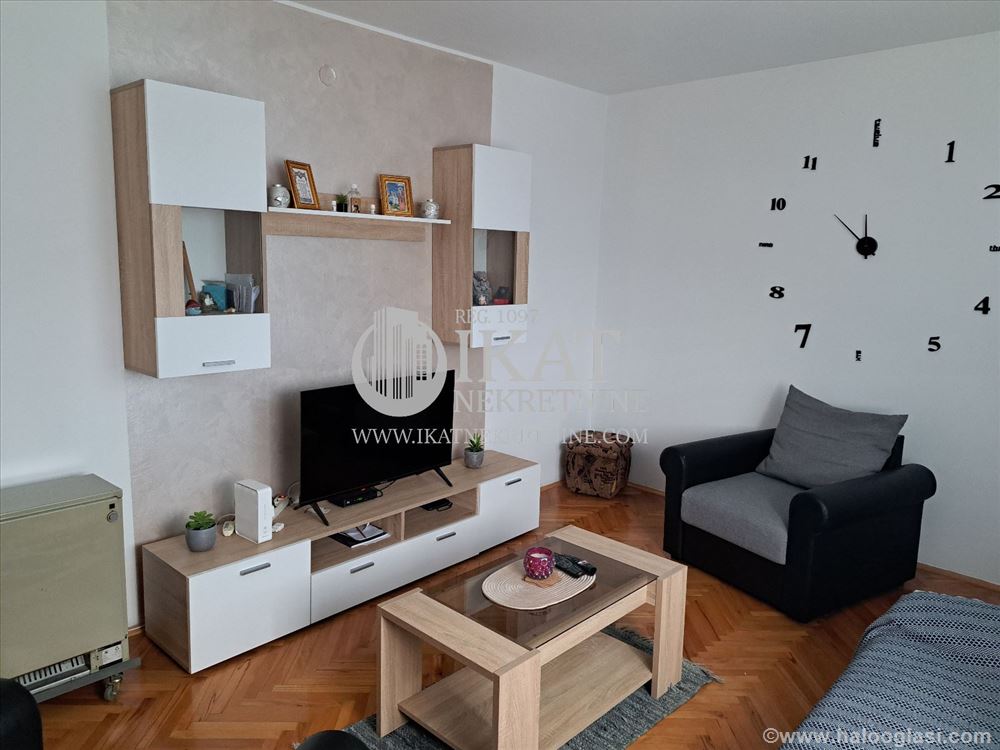 Karaburma 50m2, dvosoban stan | Halo Oglasi