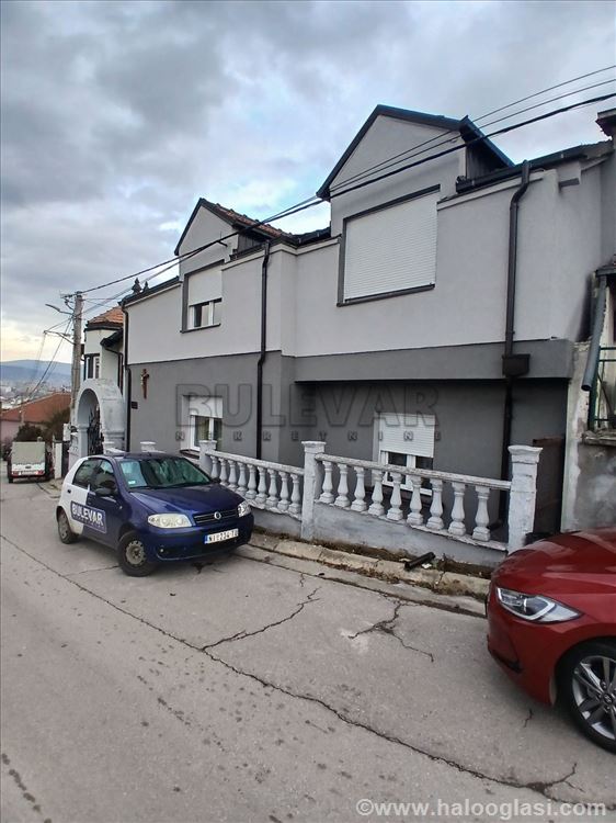 Lepa funkcionalna porodična kuća 135m2, plac 136m | Halo Oglasi