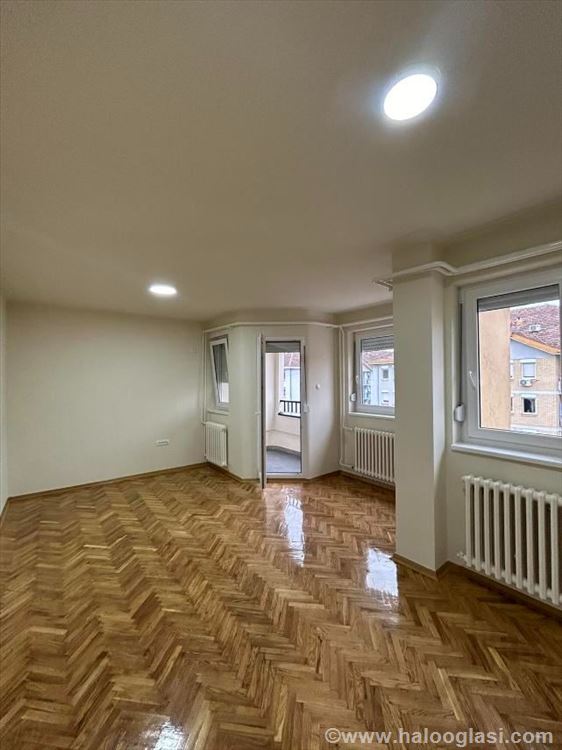 Kompletno renoviran! Liman 4 - Jozefa Marčoka! | Halo Oglasi