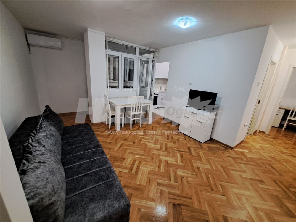 Novi Beograd,Blok 61,2.5 stan,renoviran | Halo Oglasi