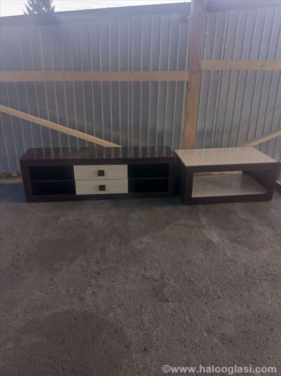 Klub sto I komoda moguc prevoz | Halo Oglasi