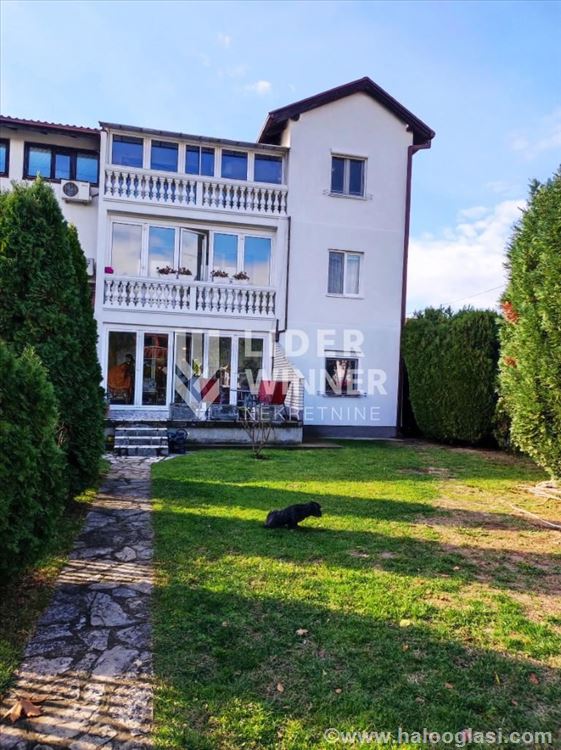 Lepa kuća sa predivnim placem ID#130974 | Halo Oglasi