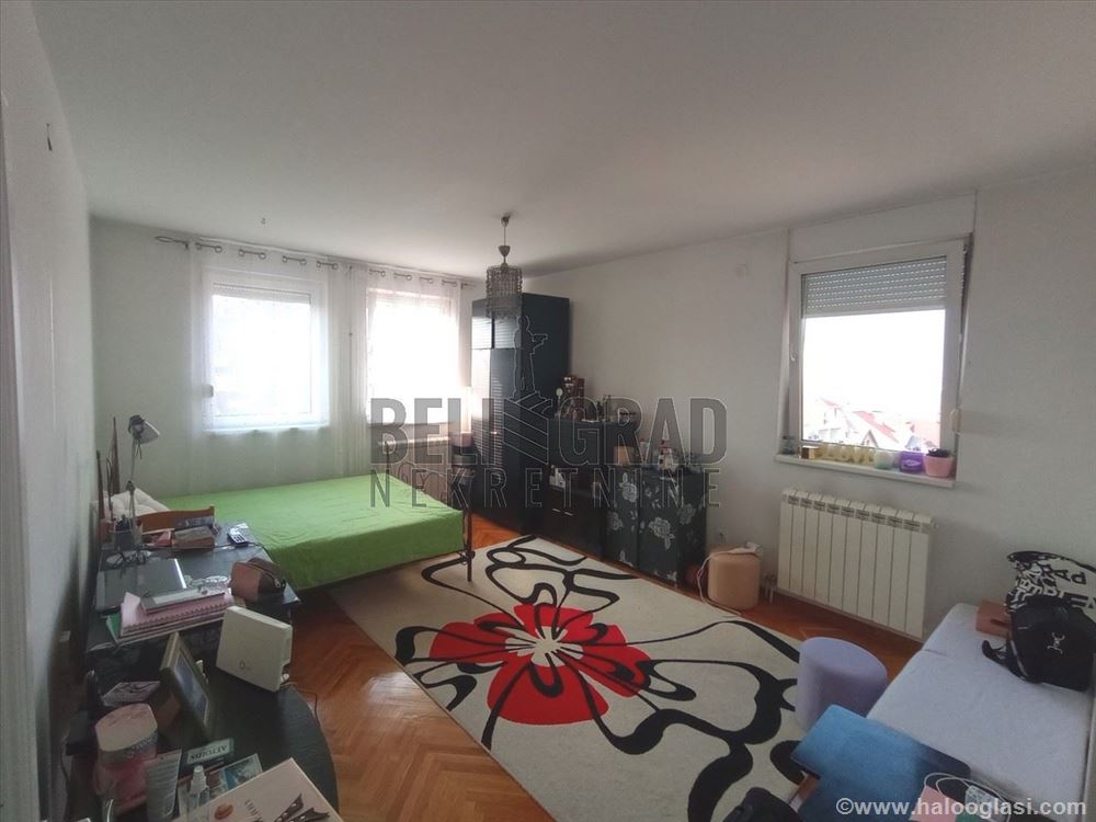 Filmski grad, dvosoban stan | Halo Oglasi