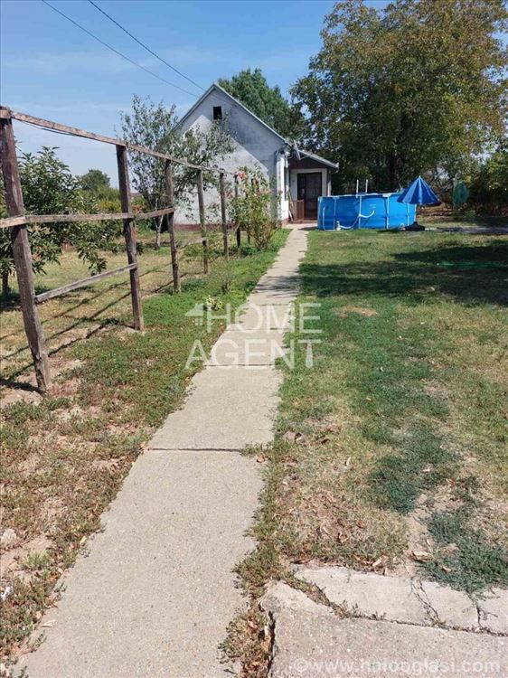 Petrovčić - kuća na 20 ari placa ID#1391 | Halo Oglasi