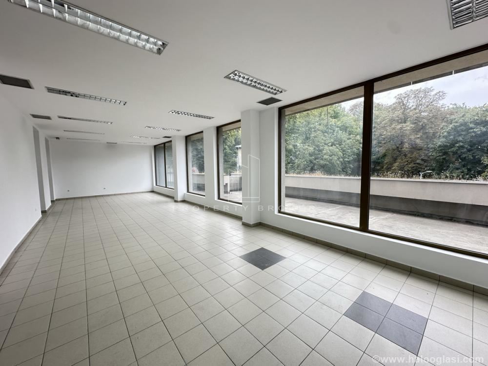 Dedinje, odmah useljiv lokal ID#3709 | Halo Oglasi