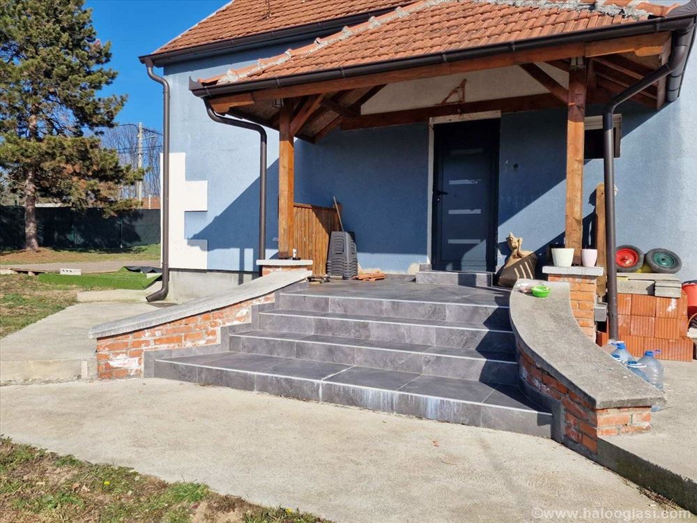 Nova lepa porodična kuća | Halo Oglasi