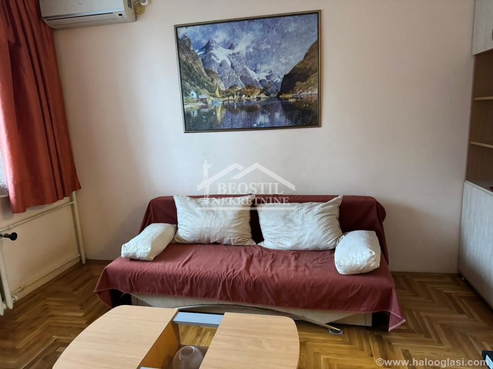 Novi Beograd - Stari Merkator 21+4m2 terasa - 1.0 | Halo Oglasi