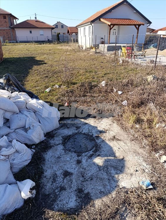 Plac Borča idealan za porodični dom | Halo Oglasi