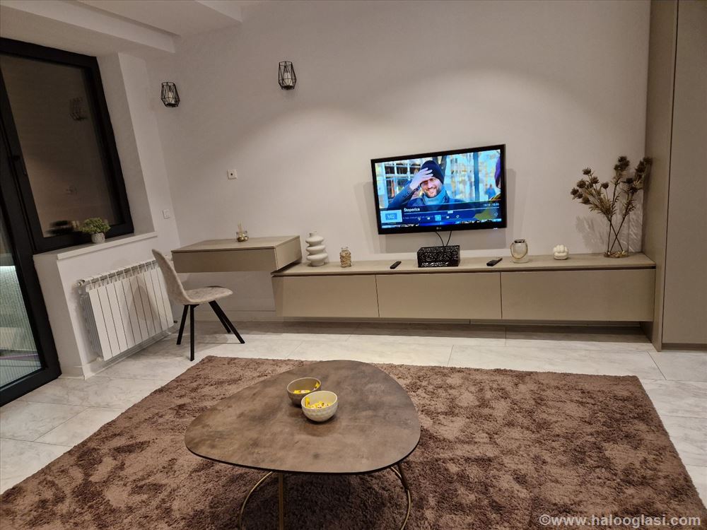 Novi Beograd, Novi Merkator, Blok 32, Studio, 42m2 | Halo Oglasi