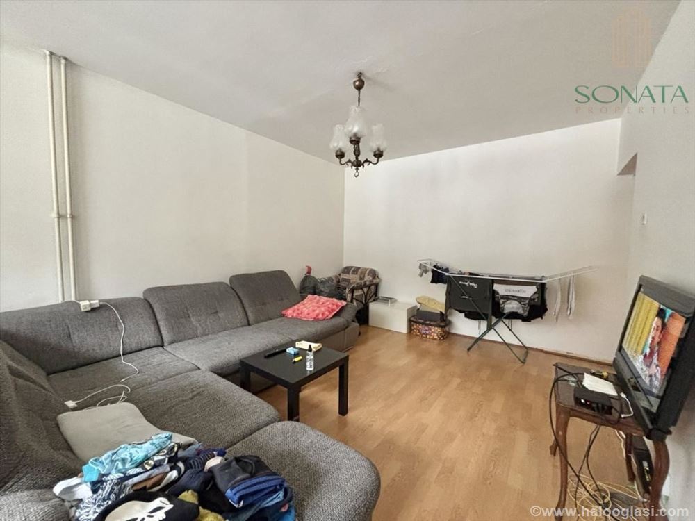 Stan u prizemlju, Ustanicka, za renoviranje | Halo Oglasi