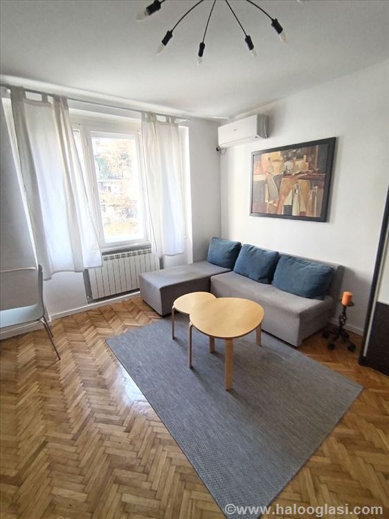 Topličin venac ,svetao, 2 sobe,cg,lift,namešten | Halo Oglasi