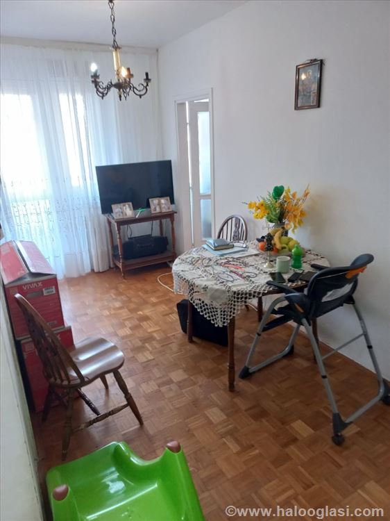 Braće Jerković 57m2, uknjižen, lođa, cg | Halo Oglasi