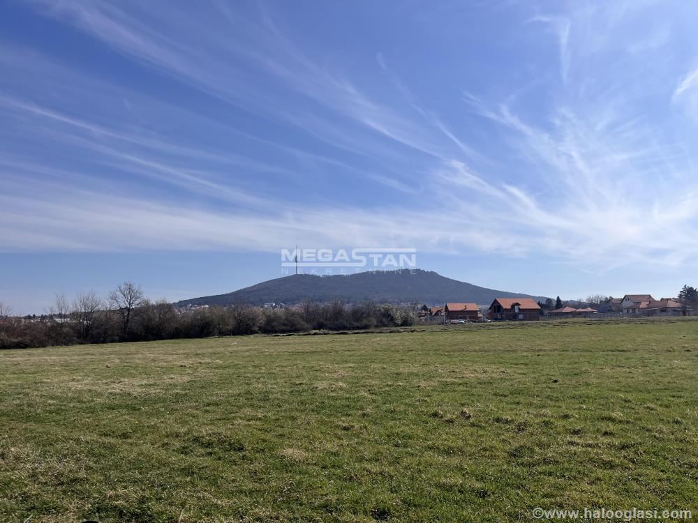 Pinosava, plac sa dva objekta | Halo Oglasi