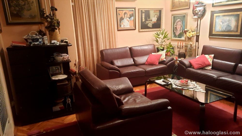 B. kosa 1, 3.5-soban, crvena fasadna | Halo Oglasi
