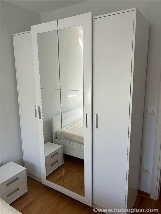 Poklanjam ormar i komodu sa fiokama | Halo Oglasi