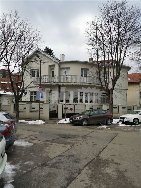 Stan 4.0, garaža podrum plac | Halo Oglasi